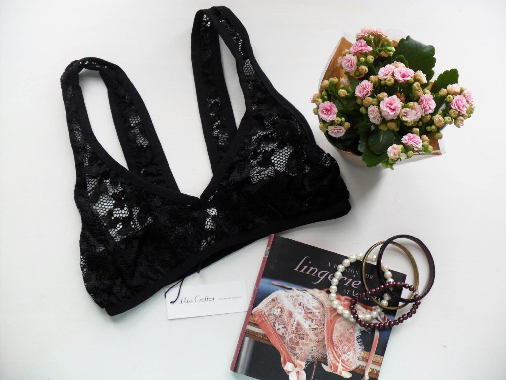 Zahra black floral lace bralet | Esty Lingerie