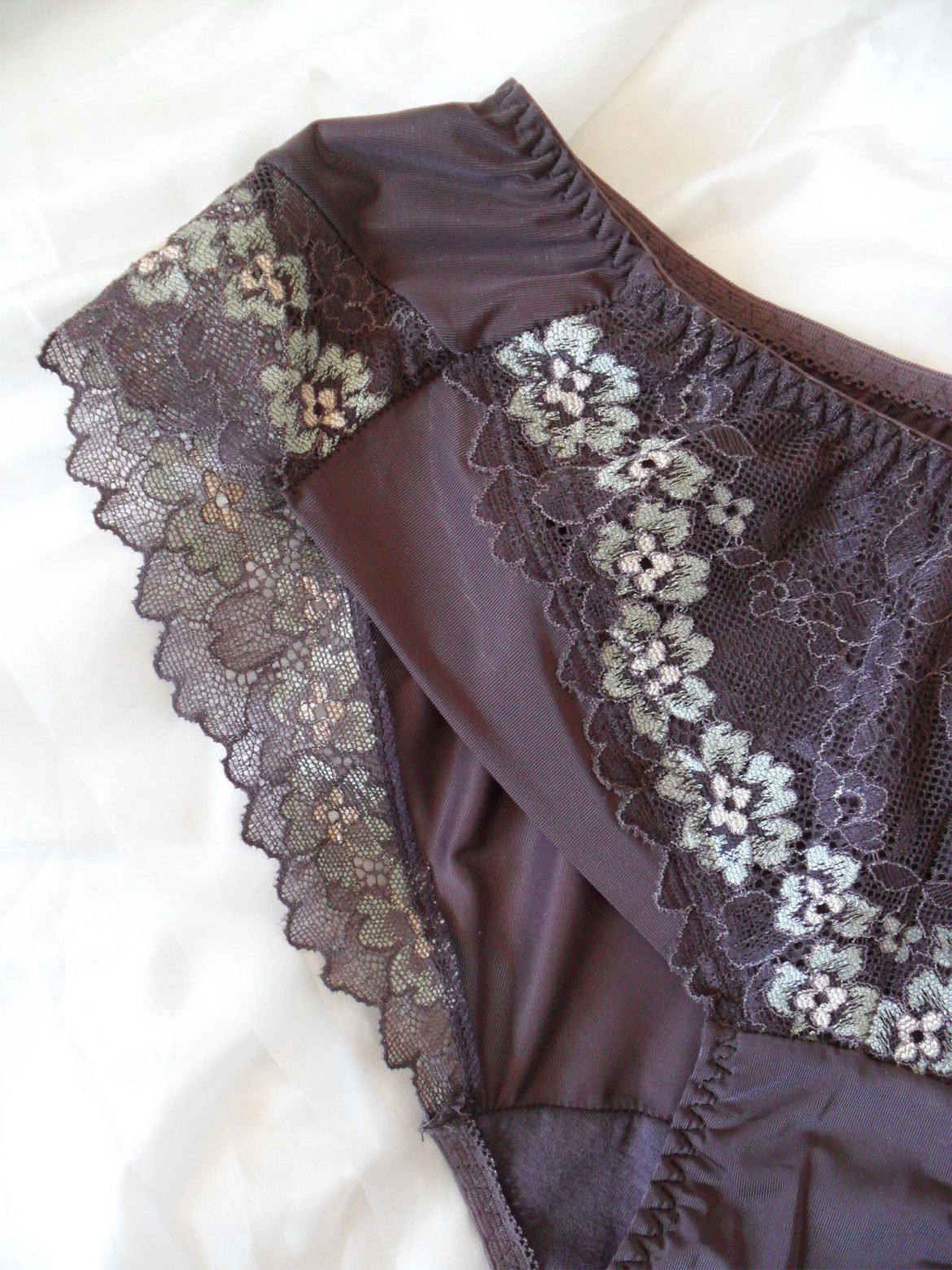Lingerie Review: Satami & Sheree Plunge Bra & Knicker Sets | Esty Lingerie