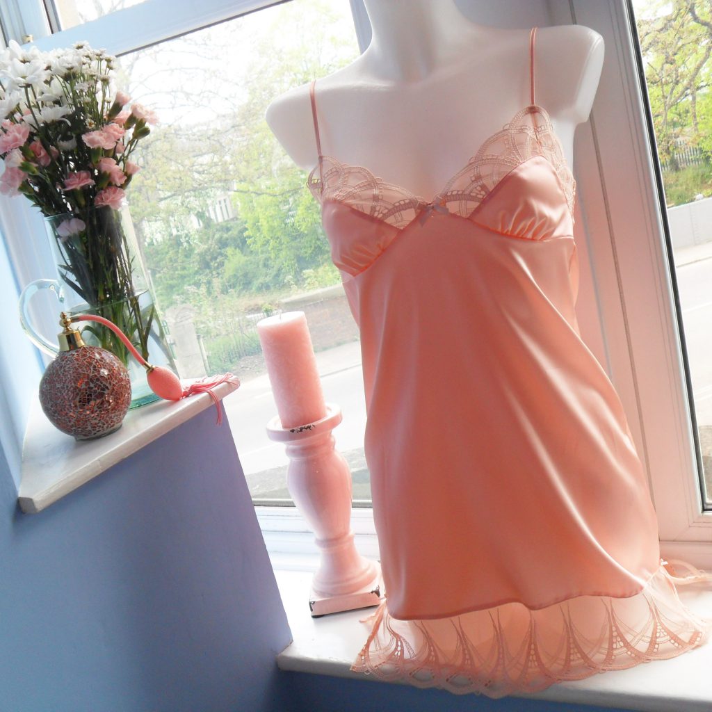 Lingerie Review: Sulis Silks Isadora Chemise | Esty Lingerie