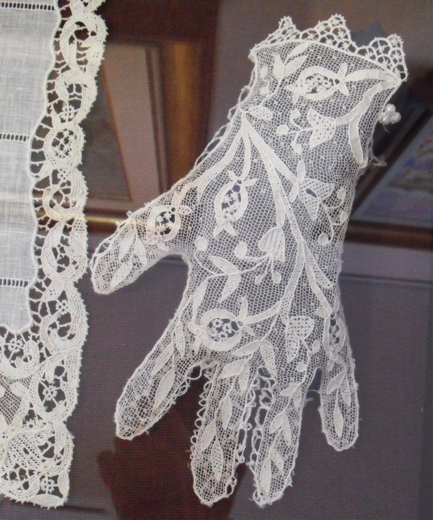 Lace & Lingerie in Venice, Italy | Esty Lingerie