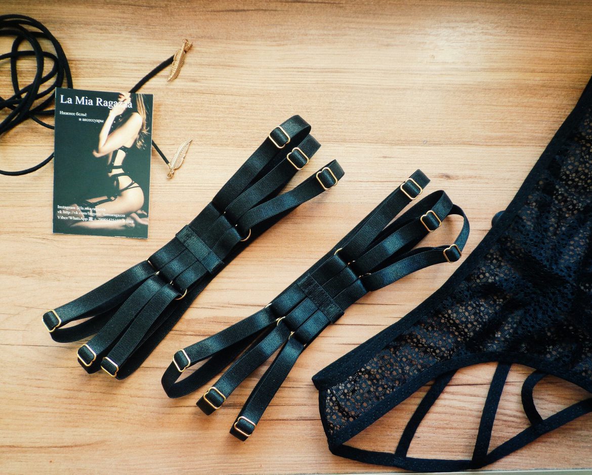 20 Matching Leg Garter Sets to Wear Instead of Stockings This Summer ...