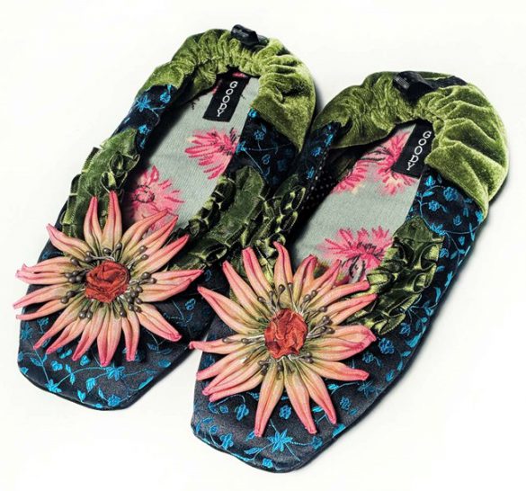 Pretty Slippers: 21 Cosy Pairs | Esty Lingerie