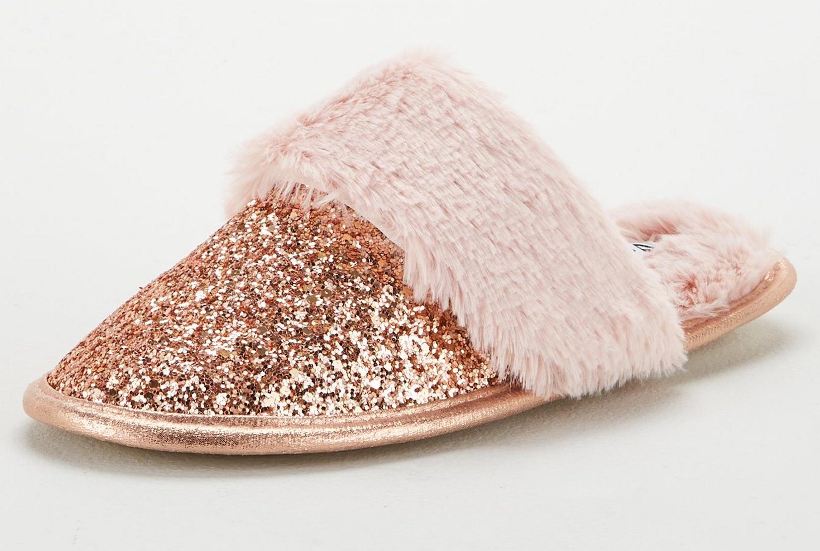 Pretty Slippers: 21 Cosy Pairs | Esty Lingerie
